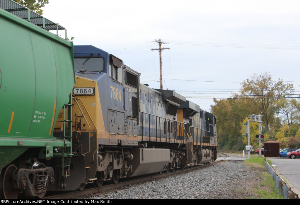CSXT 7864 on CSX Q621-26